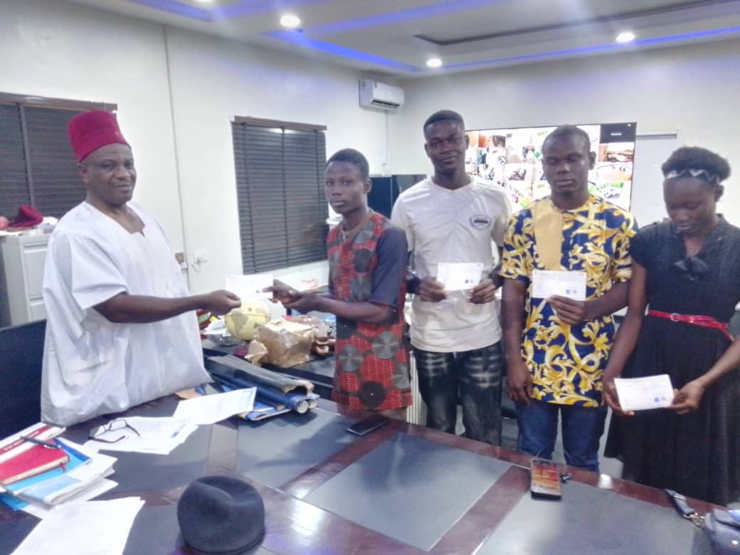 Owner of Blue Shield Security, Ozo Jeff Nweke gives scholarship to ...